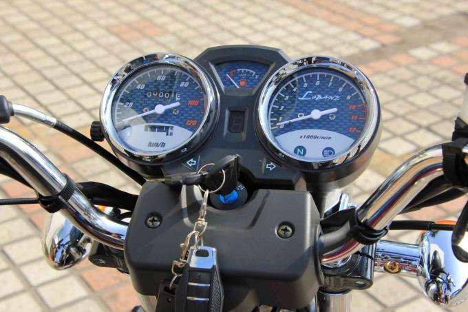 Hot 150cc Cruiser Chopper Motorcycles Oil Cool 6-Speed Cruise Drive ...